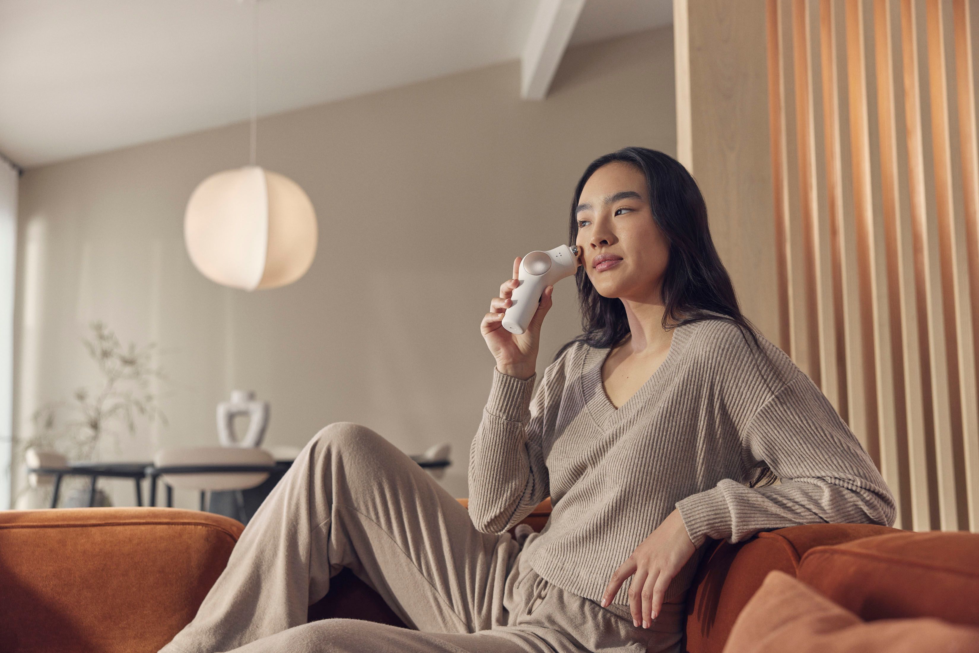 TheraFace PRO (White) - The ultimate 6-in-1 facial health device
