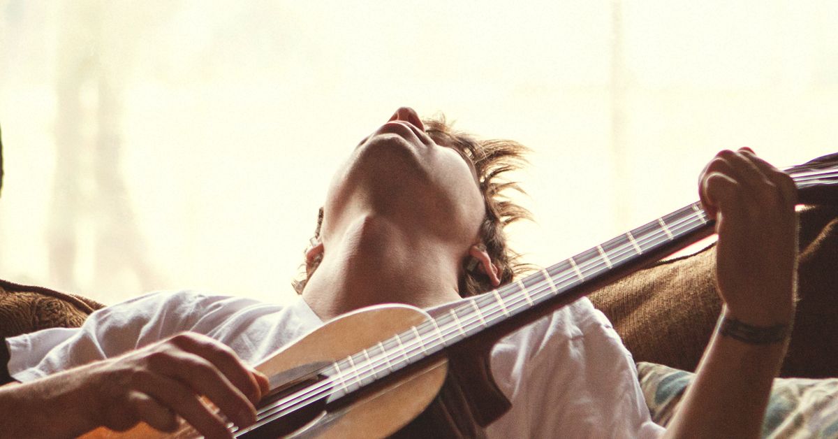 Hyperthyroidism in Men: Causes, Symptoms, Treatment, and More