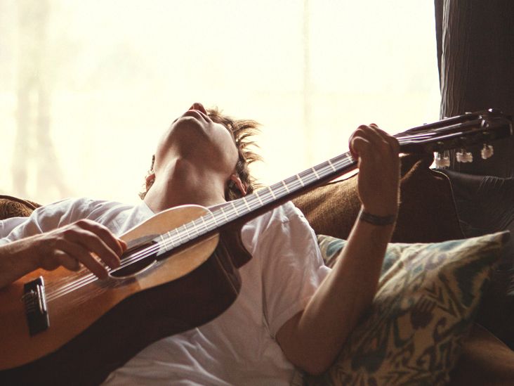 Hyperthyroidism in Men: Causes, Symptoms, Treatment, and More