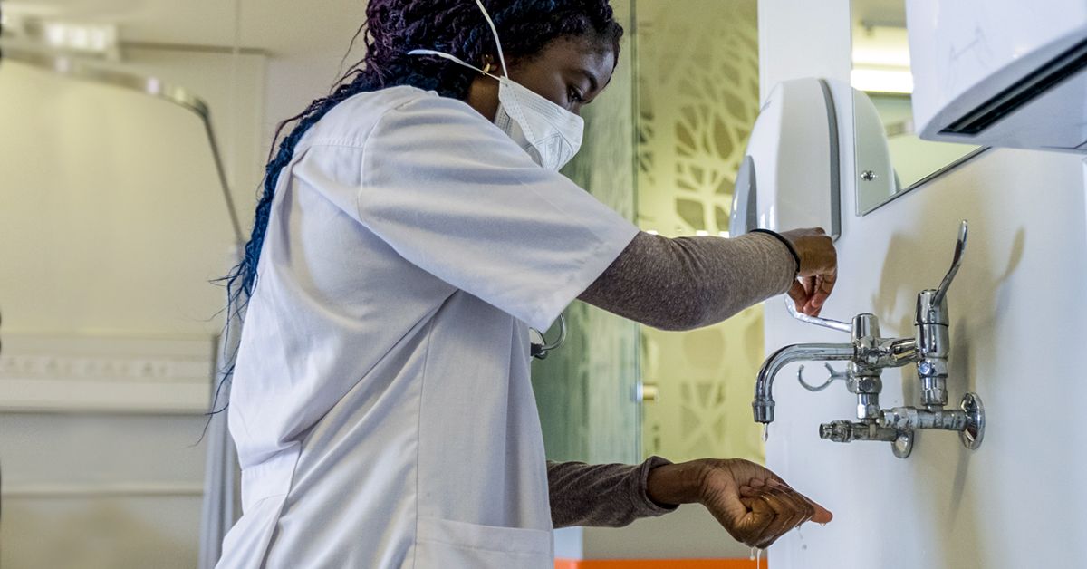 Neutropenic Precautions: What You Need to Know About Protection