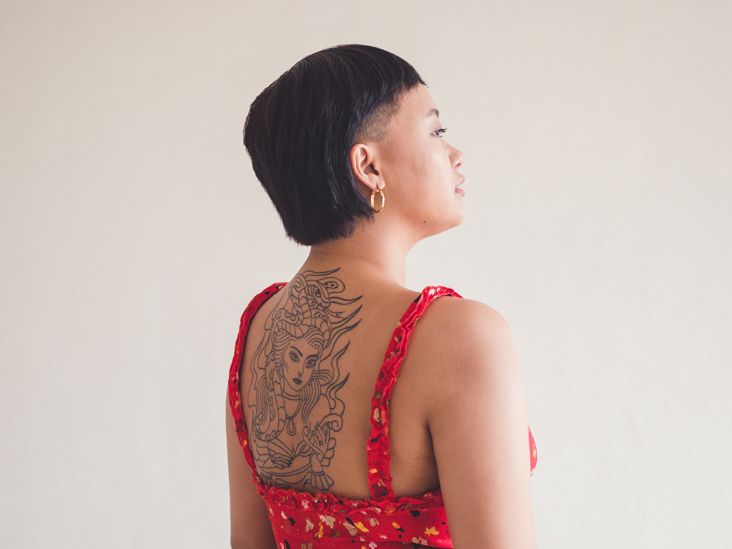 9 Essential Oils for Back Pain and How to Use Them
