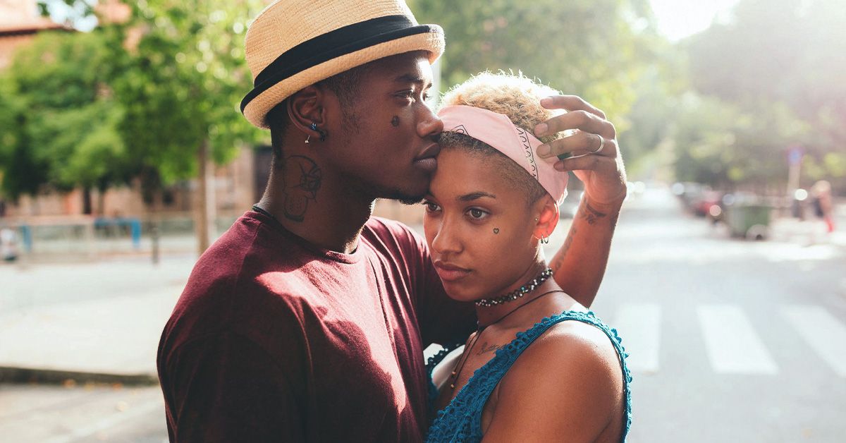 How to Save a Struggling Relationship: 22 Ways to Reconnect