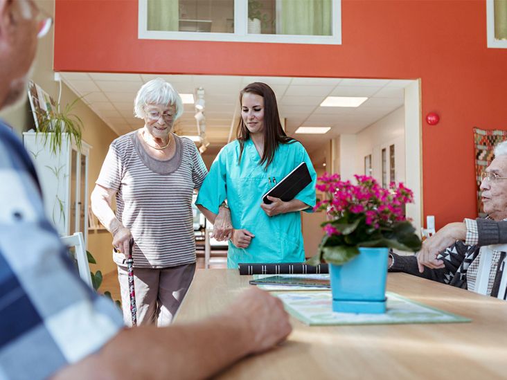 Skilled Nursing Facility Care Under Medicare: What's Covered?