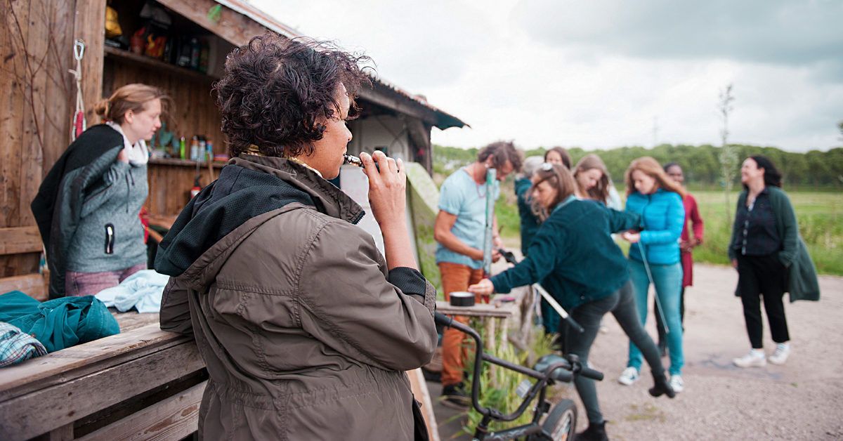 Secondhand Vape Exposure: Effects, Who's at Risk, and More