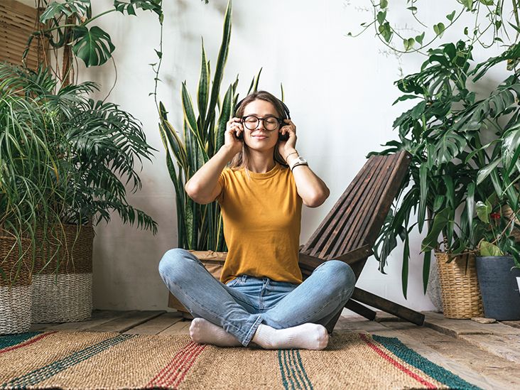 Sitting on the Floor: Benefits, Precautions, and Best Positions