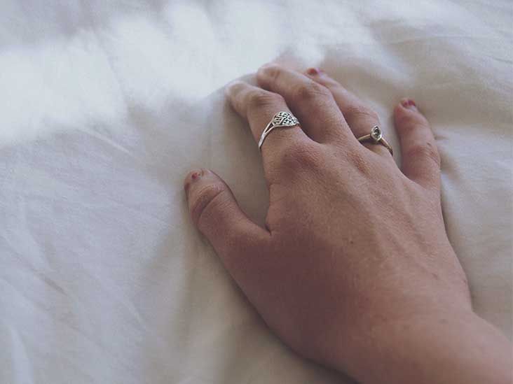 How to Remove a Splinter: 3 At-Home Methods