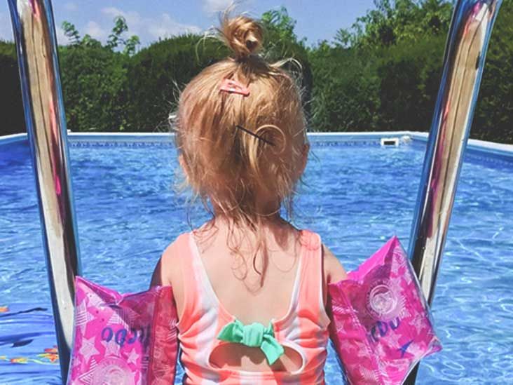 Does Chlorine Kill Lice? Swimming, Treatment, and More Does Chlorine Kill Lice? Swimming, Treatment, and More