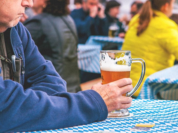 Potomania: Definition, Symptoms, Complications, and Treatment