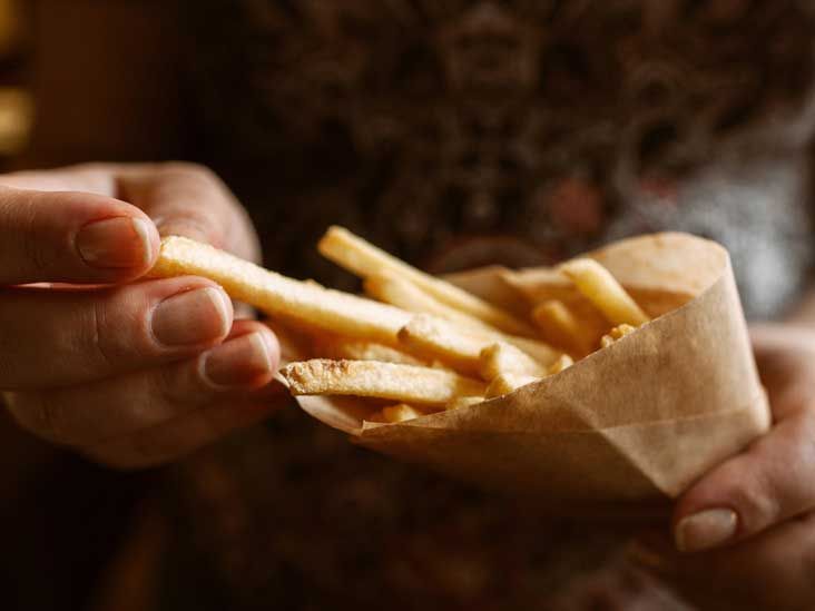 8 Common Symptoms of Food Addiction