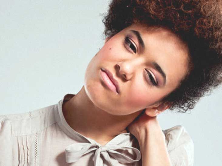 Crick in Neck: Treatment, Causes, and More