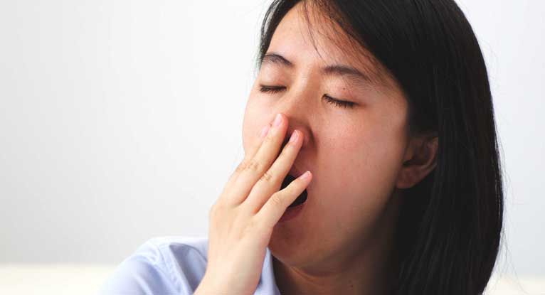 How to Pop Your Ears: Common Causes and Methods to Try