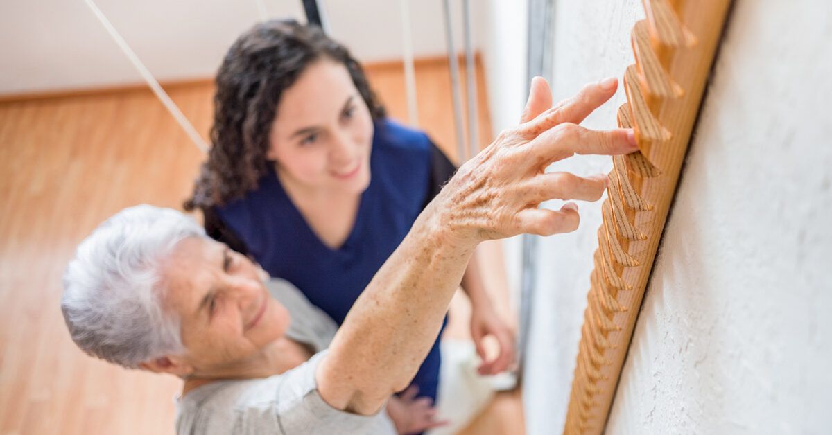 Finger Pain: 15 Causes, Types, Diagnosis & Treatment