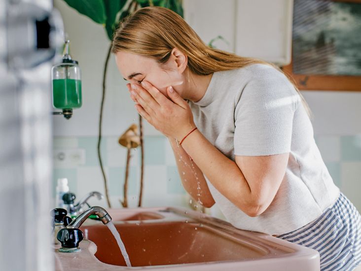 Severe Acne: How to Manage and What to Avoid