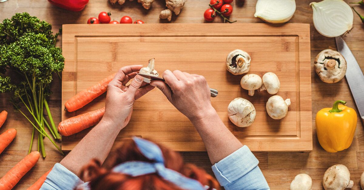 Breast Cancer Diet: Foods to Eat, Avoid, and Healthy Tips