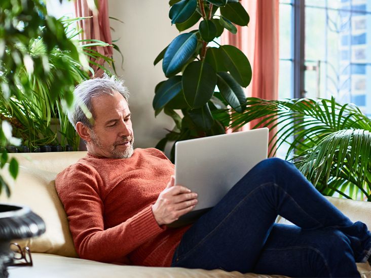 Generic Levitra (Vardenafil) Benefits, Side Effects, Risks, and Cost