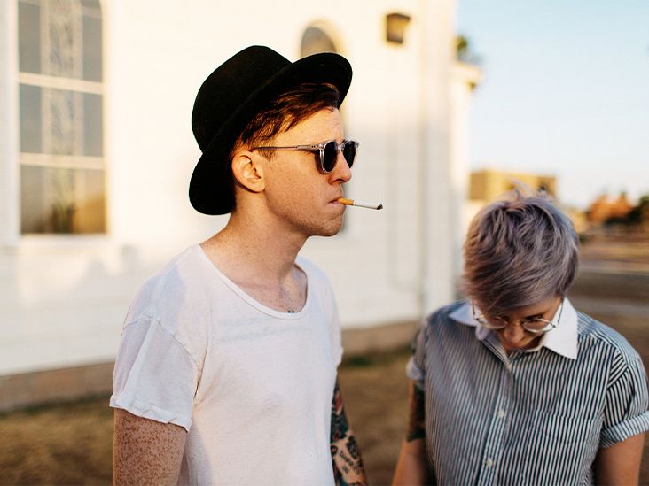 How to Help A Loved One Quit Smoking: 7 Tips