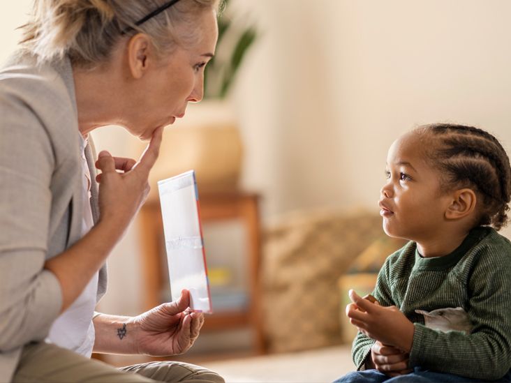 Apraxia of Speech (AOS): Symptoms, Diagnosis, and Treatment