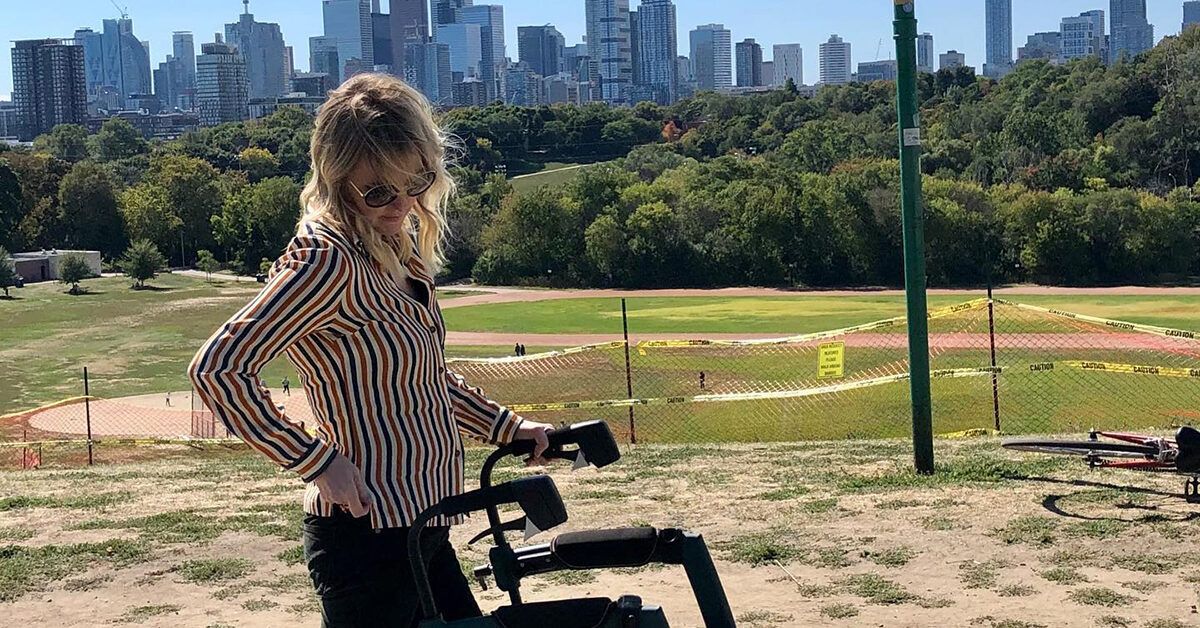 Living Fashionably with MS: Ardra Shephard's Story