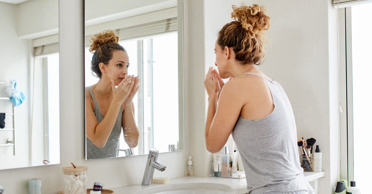 Do Cavities Cause Bad Breath? Symptoms and Causes