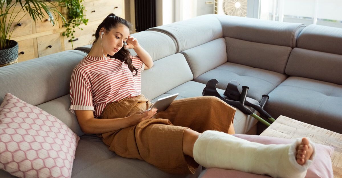 Comminuted Fracture: Causes, Symptoms, and Recovery