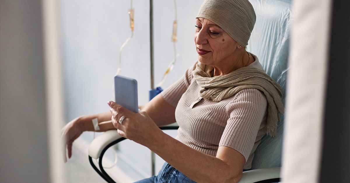 Chemo vs. Radiation for Cancer: Uses, Benefits, Side Effects, More