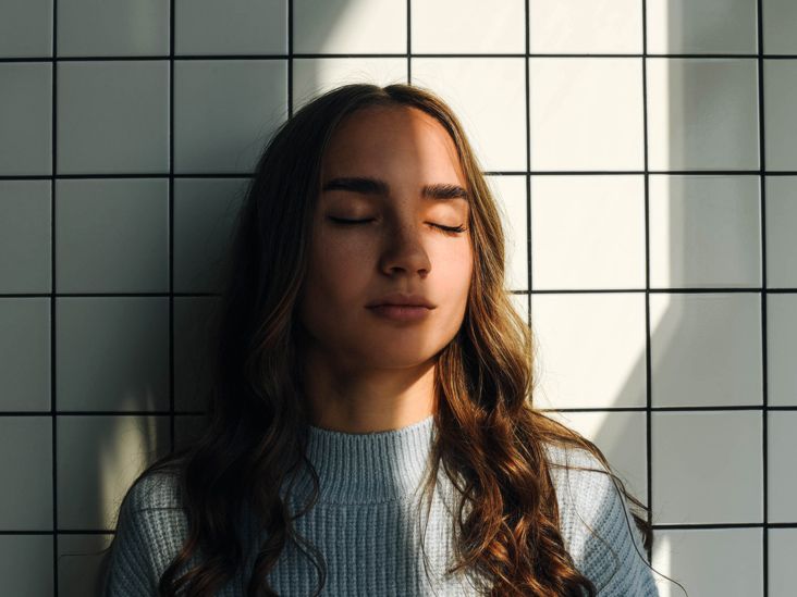 Stages of Ocular Migraine: What to Expect