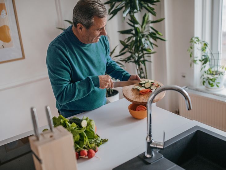 Peripheral Artery Disease Diet: What to Eat and Avoid