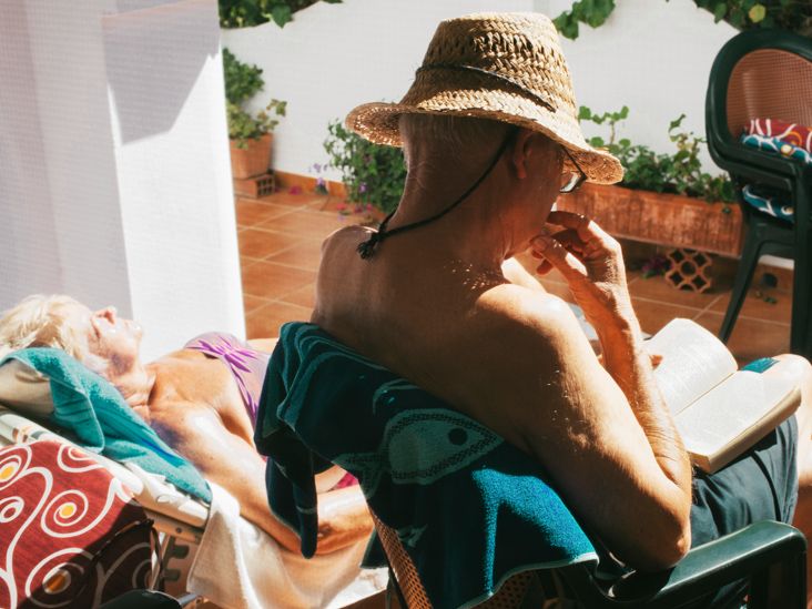 Dysplastic Nevus Vs. Melanoma: Symptoms, Causes, Treatment