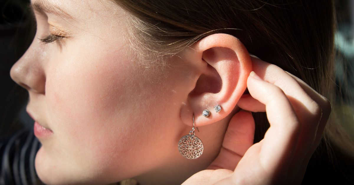 Tinnitus in One Ear: Symptoms, Possible Causes, and Treatment