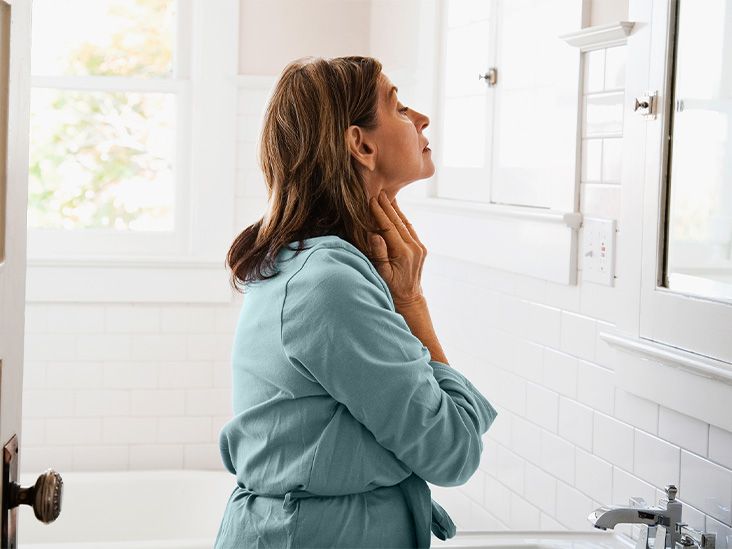 Follicular Thyroid Cancer: Symptoms, Diagnosis, Treatment
