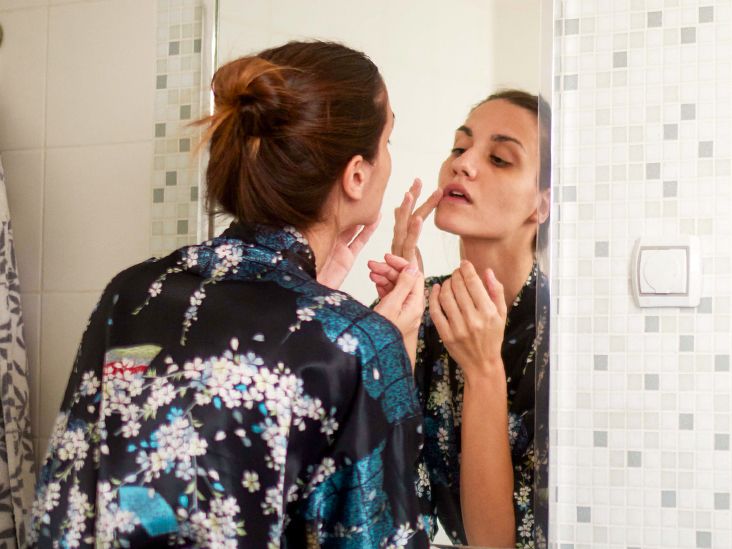 Erythema Multiforme in Mouth: Symptoms, Causes, and More