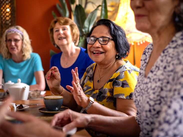 Social Activities for Seniors: Examples and more