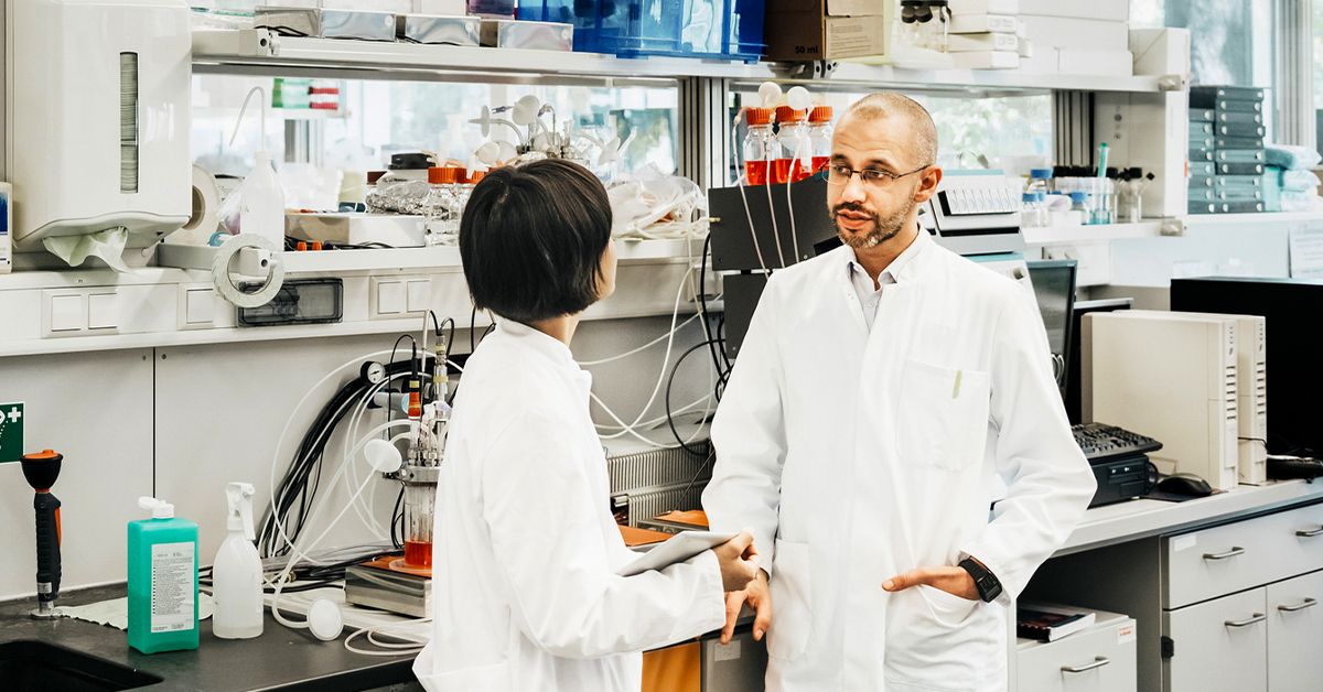 Biologics vs Biosimilars: Definition and Uses