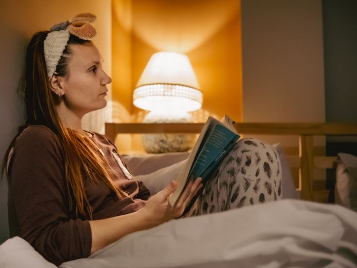 How to Build a Bedtime Alarm Habit for Better Sleep Consistency