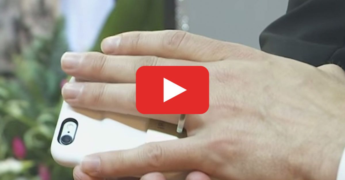 Man "Marries" His iPhone to Make a Point About Society