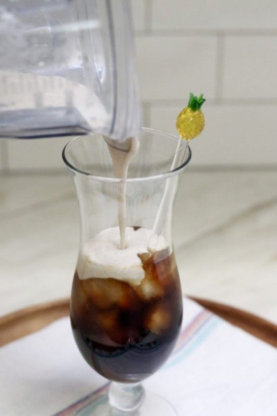 Whole 30 Coffee: 17 Recipes for Delicious, Creamy Brews