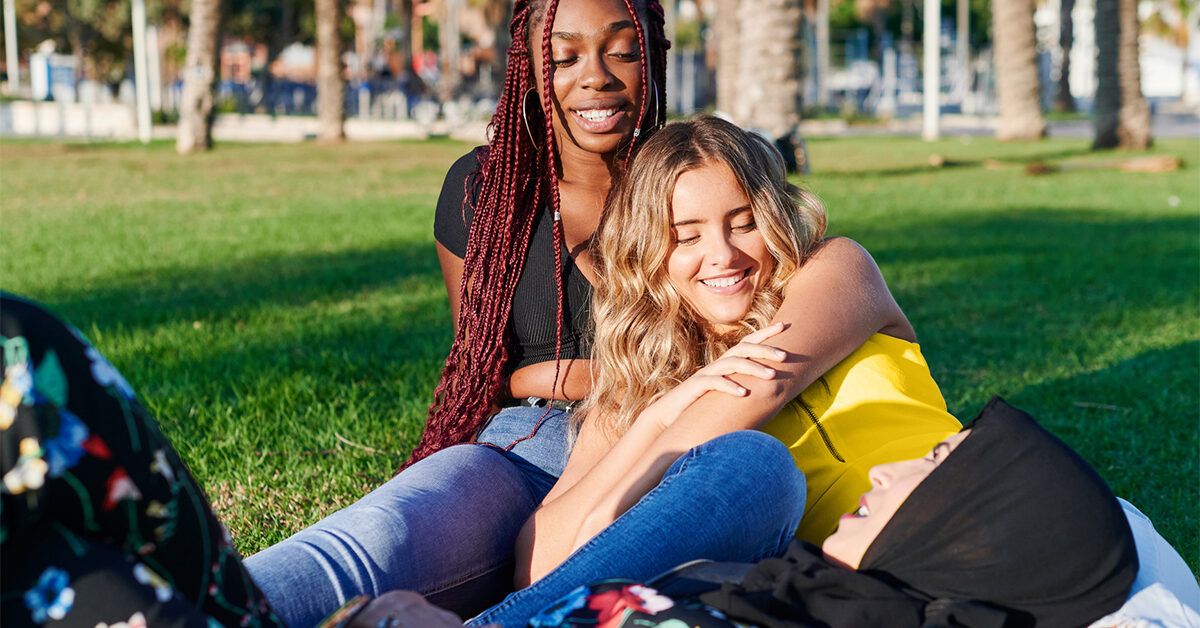 7 Ways to Support Your Friends Who Aren't Drinking