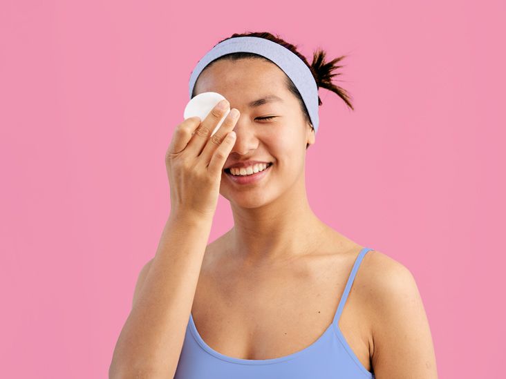 Is Astringent Worth the Hype? Benefits, Uses & Tips