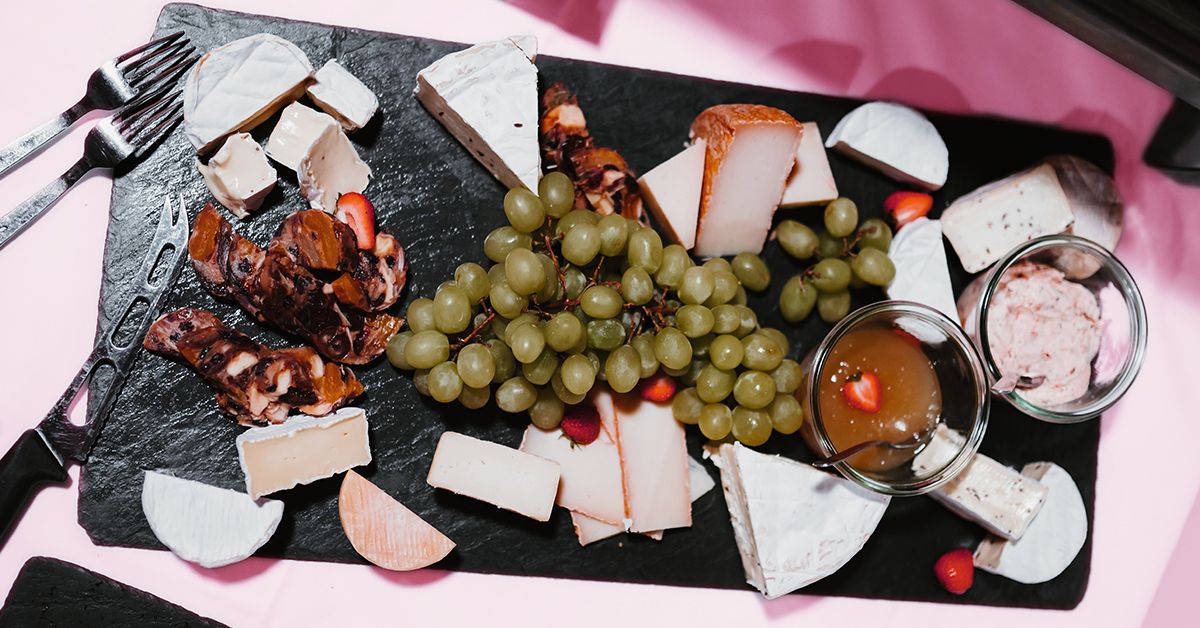 Does Cheese Give You Nightmares and Vivid Dreams?