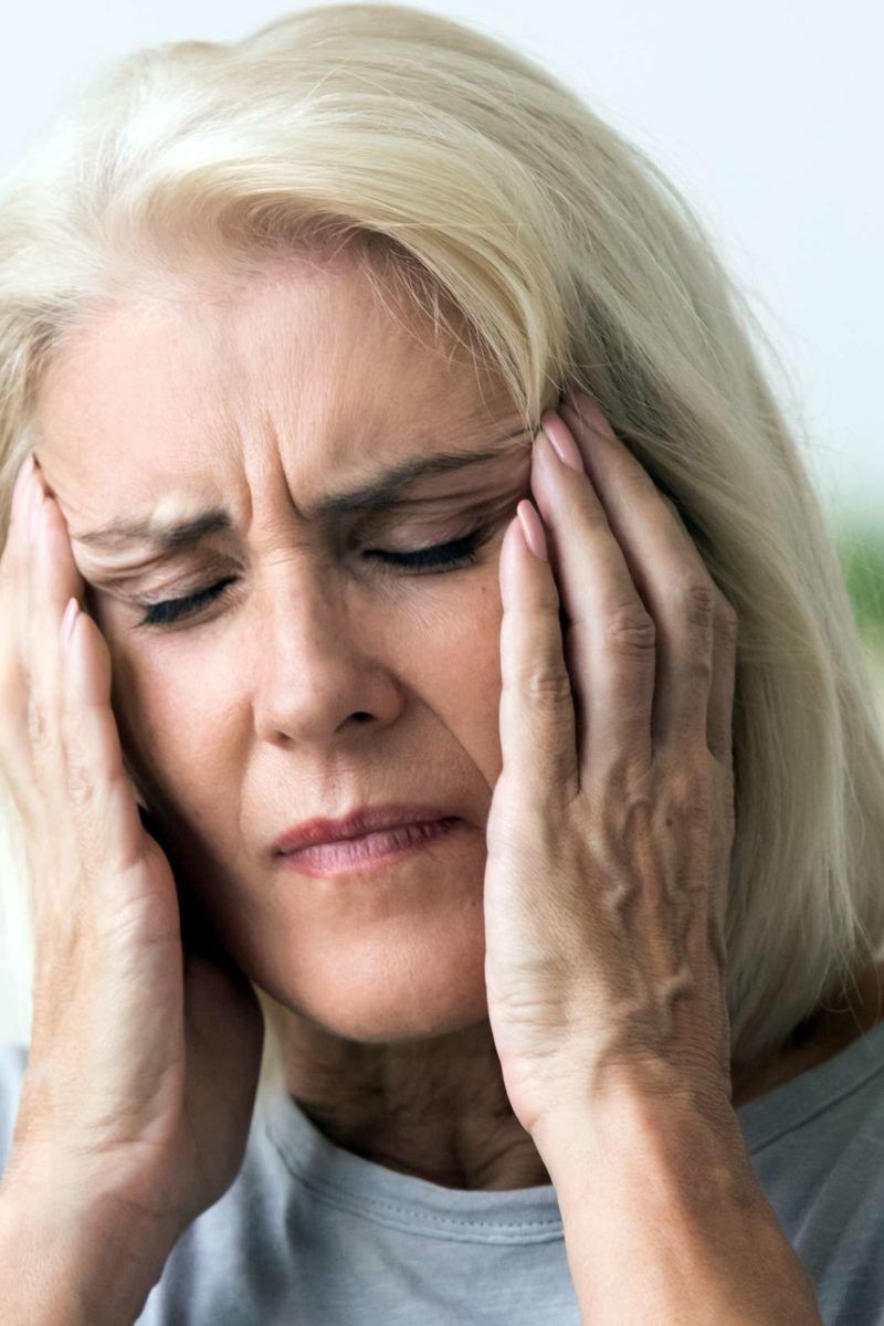 Oscillopsia: Causes, symptoms, and treatment