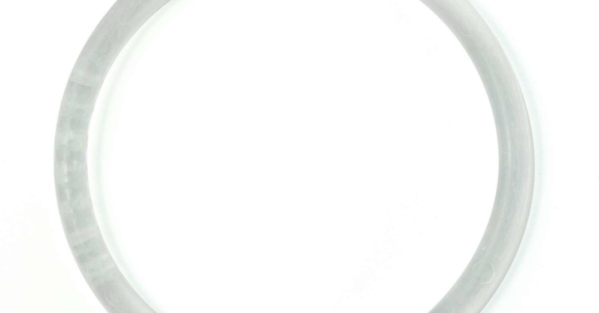 NuvaRing: Uses, advantages, and risks