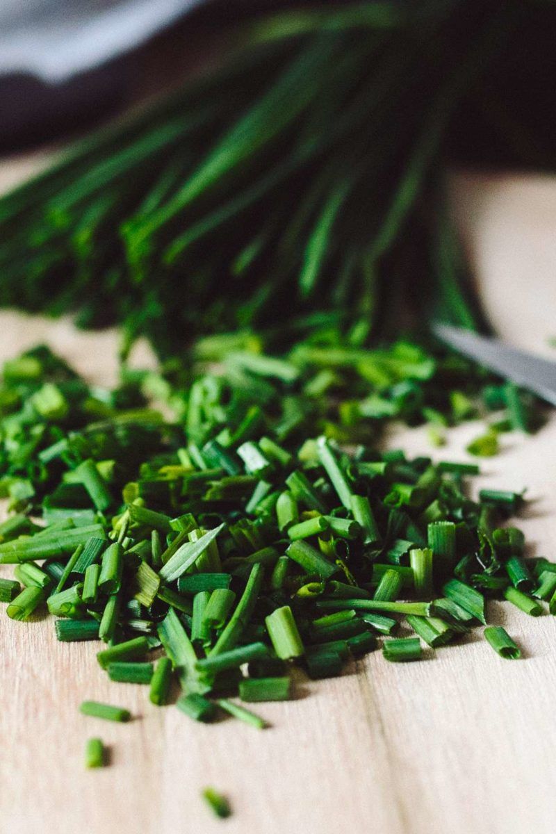 Chives: Nutrition, benefits, and how to use