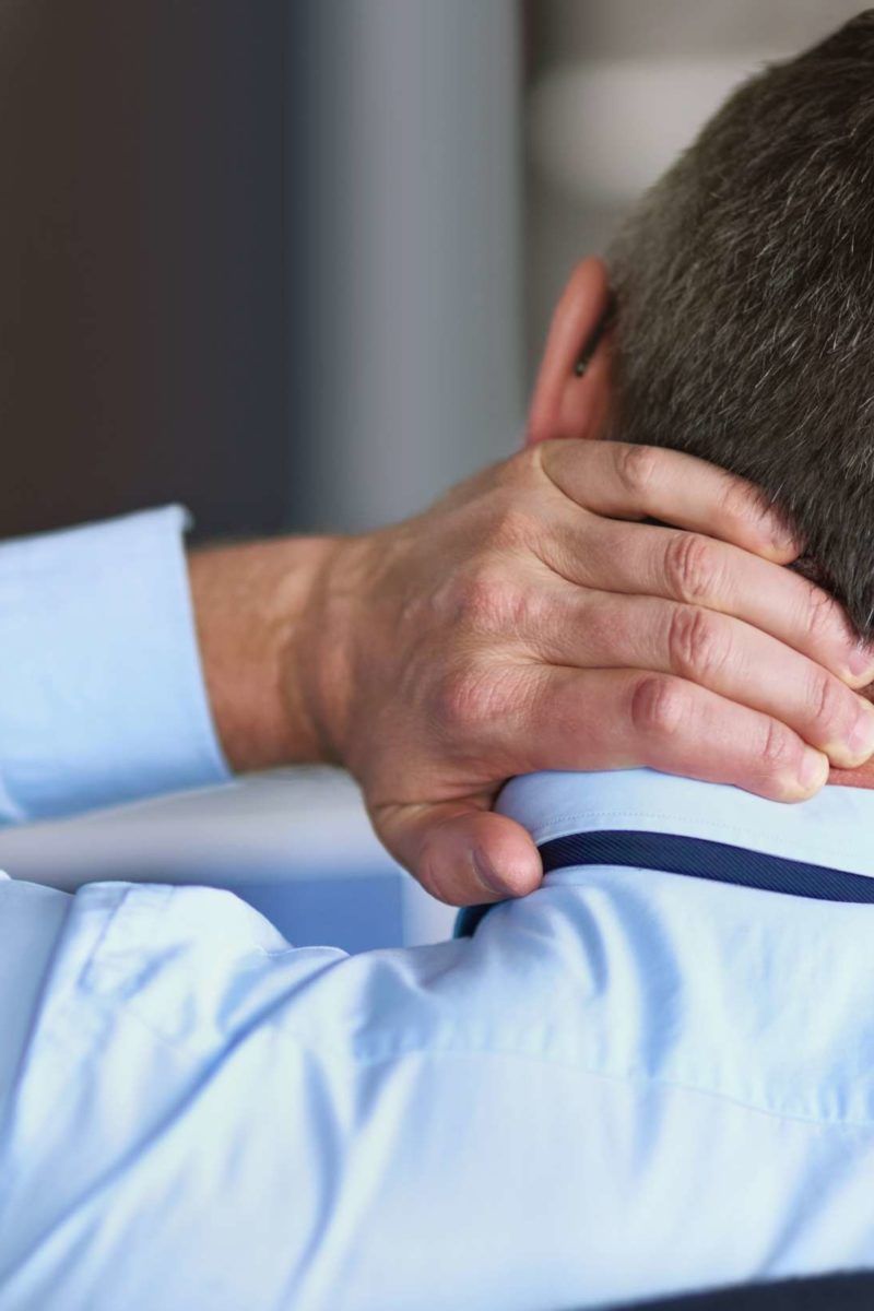 Crick in neck: Treatment, symptoms, and causes