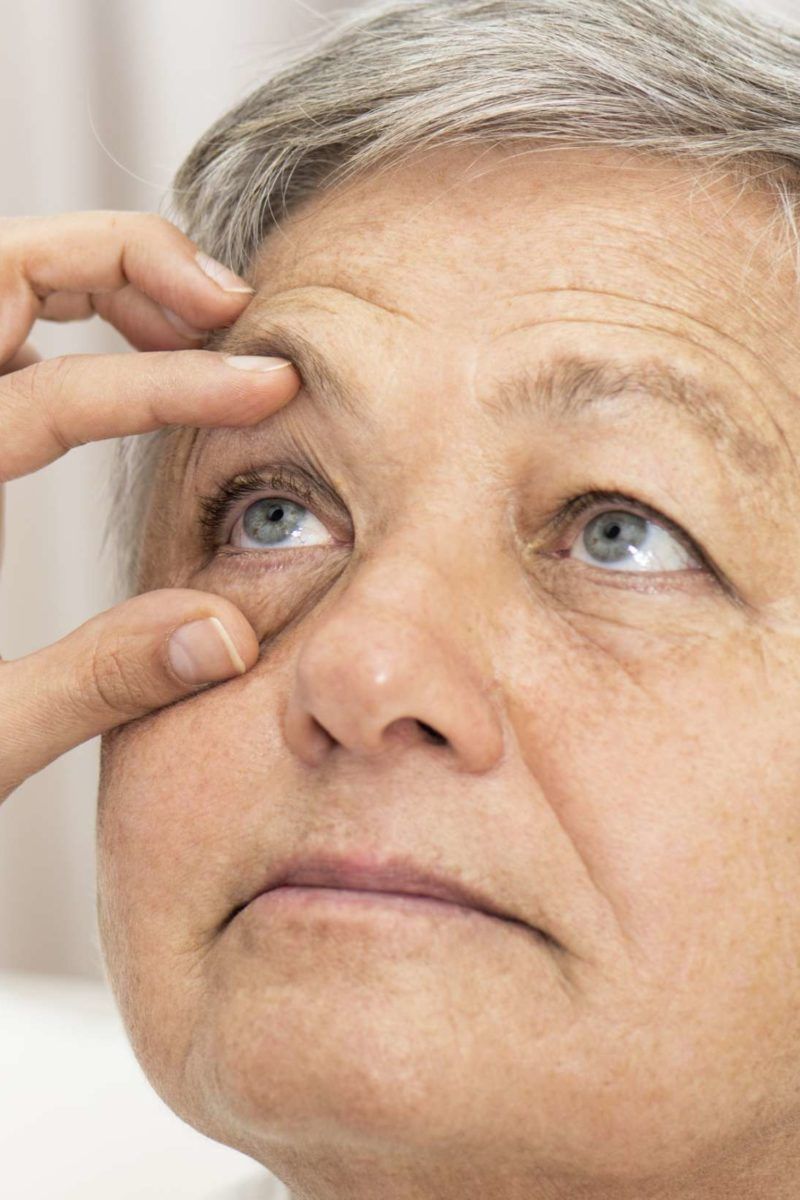 Ingrown eyelash: Causes, identification, and treatment