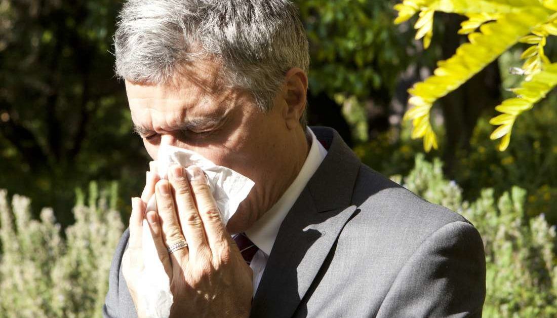 Pollen allergy: Types, treatments, and home remedies