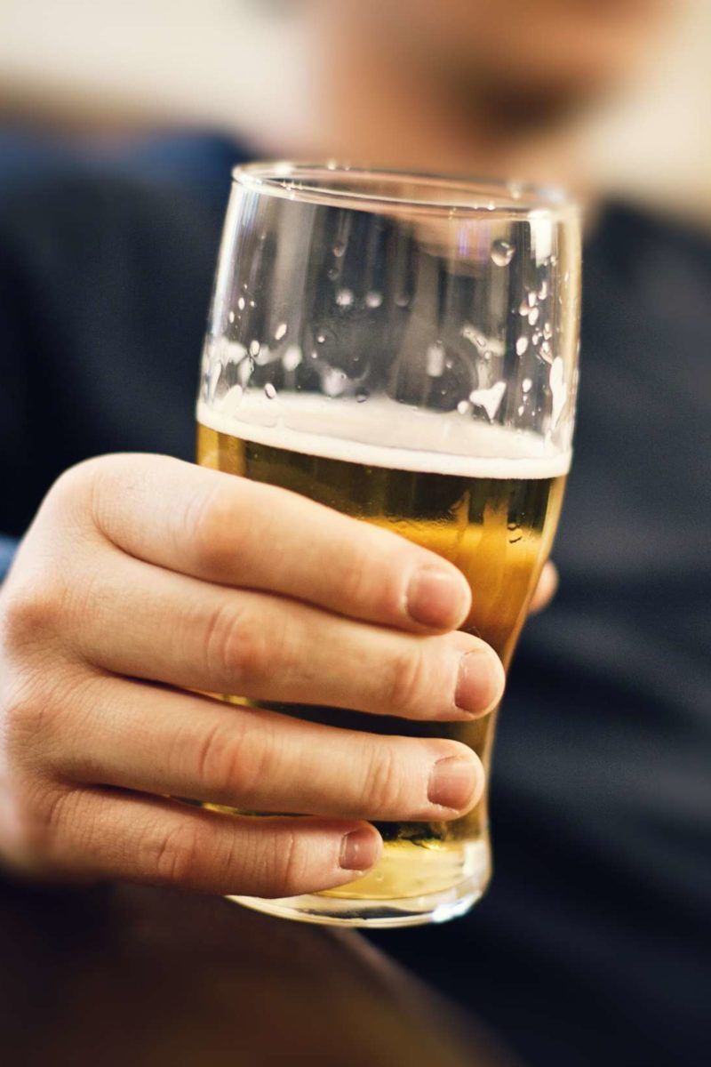 Mixing Lexapro and alcohol: Side effects and risks