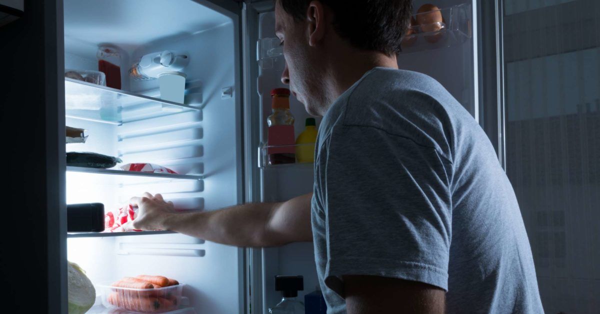 Waking up hungry: Causes and how to stop it