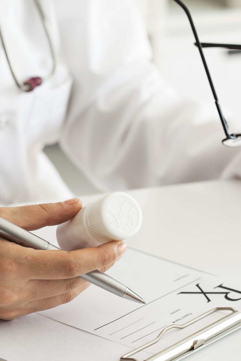 Ritalin vs. Adderall: Differences, side effects, and dosage