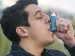 Asthma and ibuprofen: Effects, risks, and alternatives