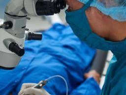 Vitrectomy: Procedure, complications, and recovery